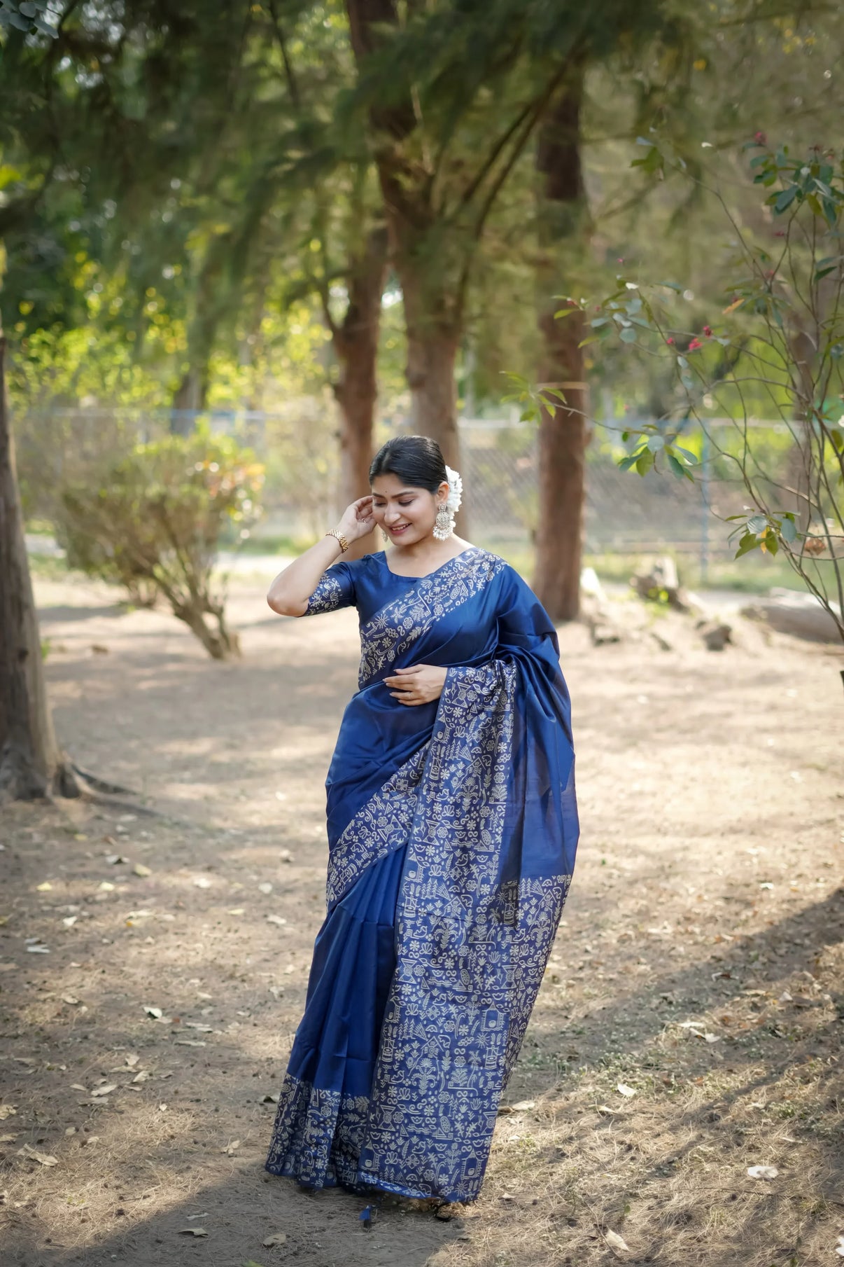 Navy Blue Gala Border Pattern Raw Silk Saree – Kalyanja